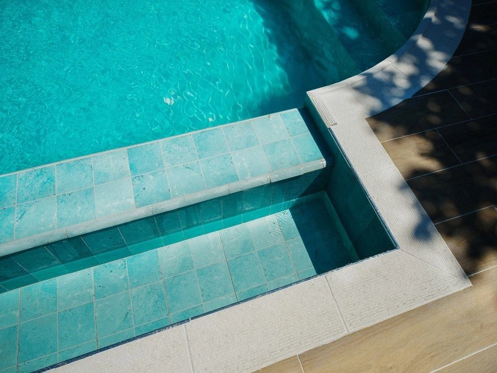 Piazza Cyan İstanbul Villa Pool Tile Project | Serapool