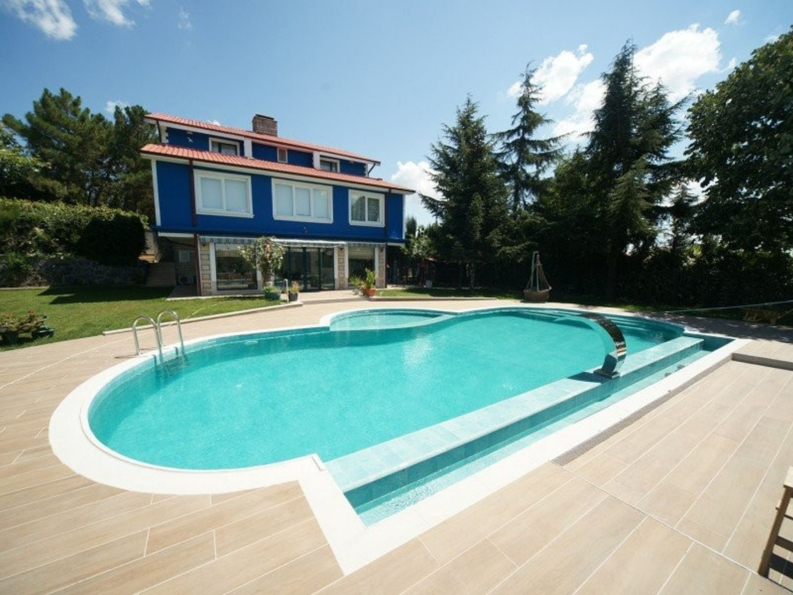 Piazza Cyan İstanbul Villa Pool Tile Project | Serapool